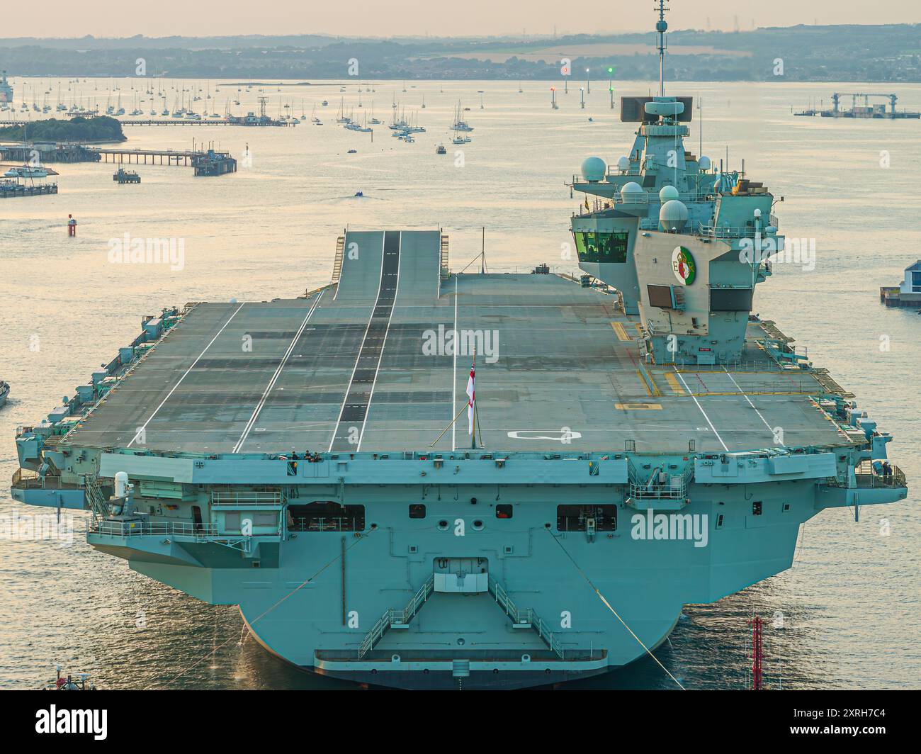 HMS Queen Elizabeth Returns to Portsmouth after repairs in Rosyth ...