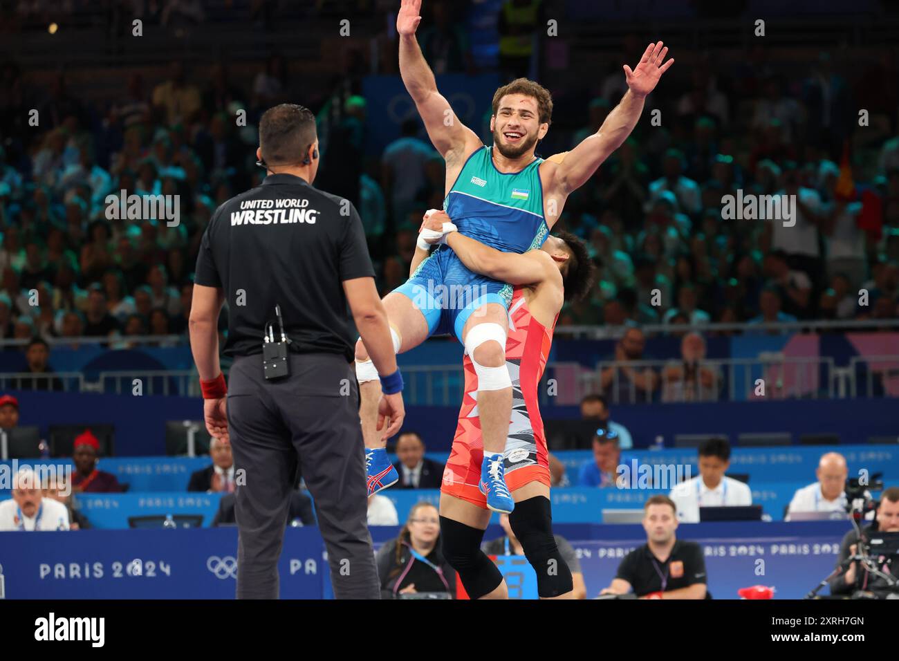 Paris, France. 10th Aug, 2024. Daichi Takatani (JPN), JAMALOV Razambek Salambekovitch (UZB ...