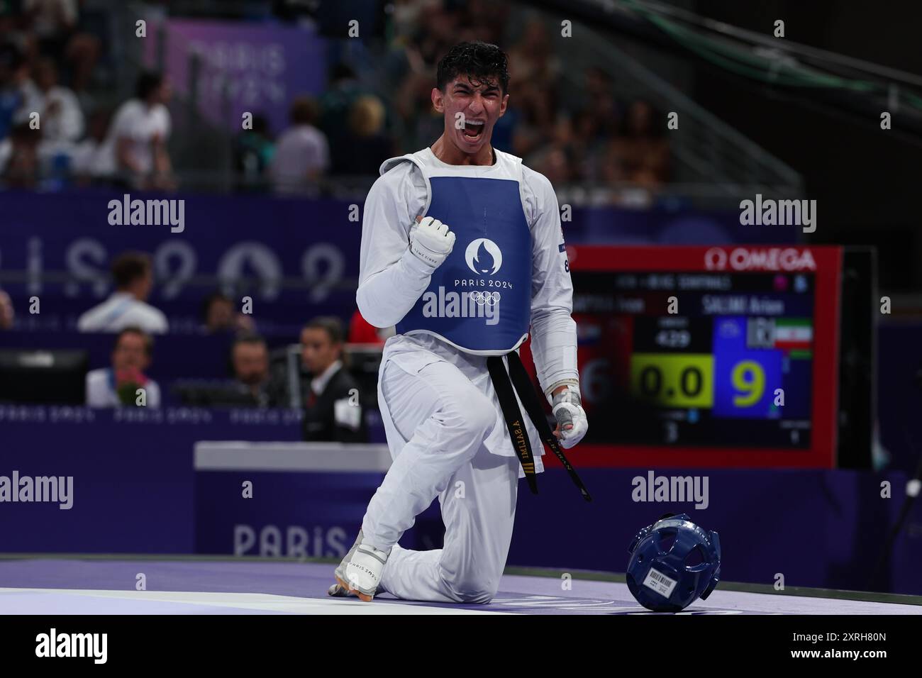 Paris, France. 10th Aug, 2024. Arian Salimi of Iran reacts after ...
