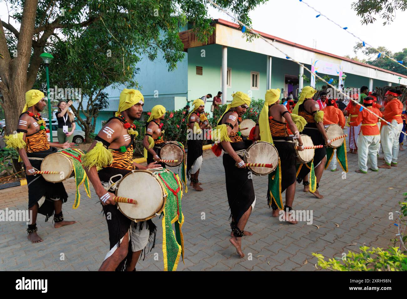 Dollu kunitha hi-res stock photography and images - Alamy