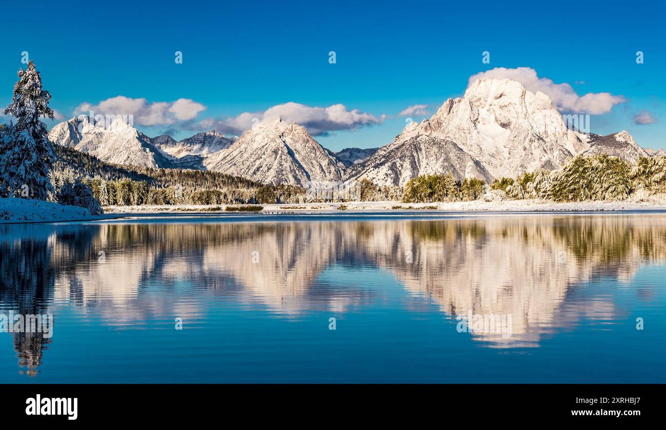 Oxbow bend with snake river in foreground, on a cold crisp morning ...