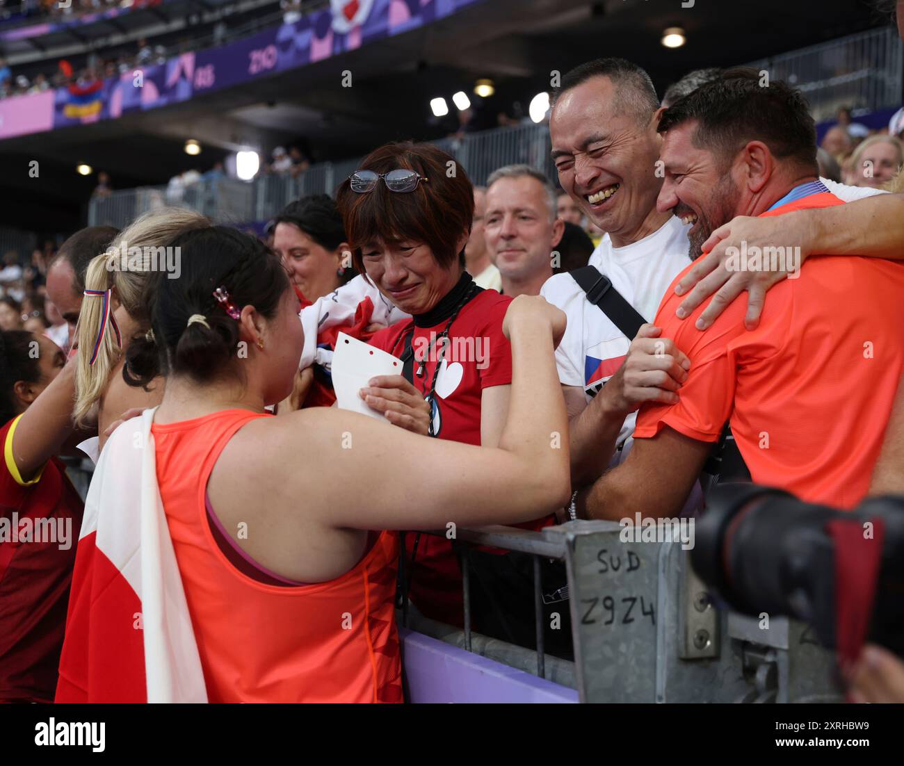 KITAGUCHI Haruka of Japan is celebrated by her coach David Sekerak and ...