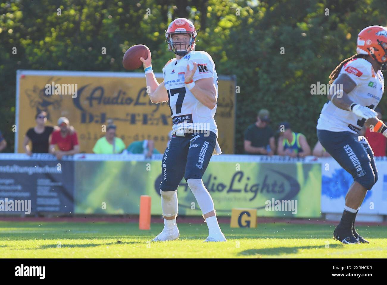 . Broghean McGovern (17, QB, ifm Razorbacks Ravensburg) beim Wurf. GER ...