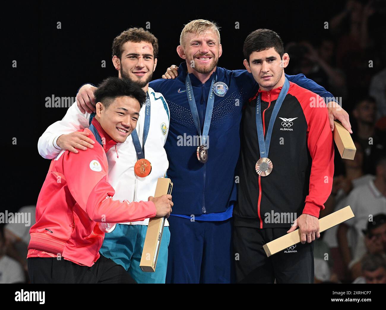 (240810) -- PARIS, Aug. 10, 2024 (Xinhua) -- Gold medalist Razambek ...