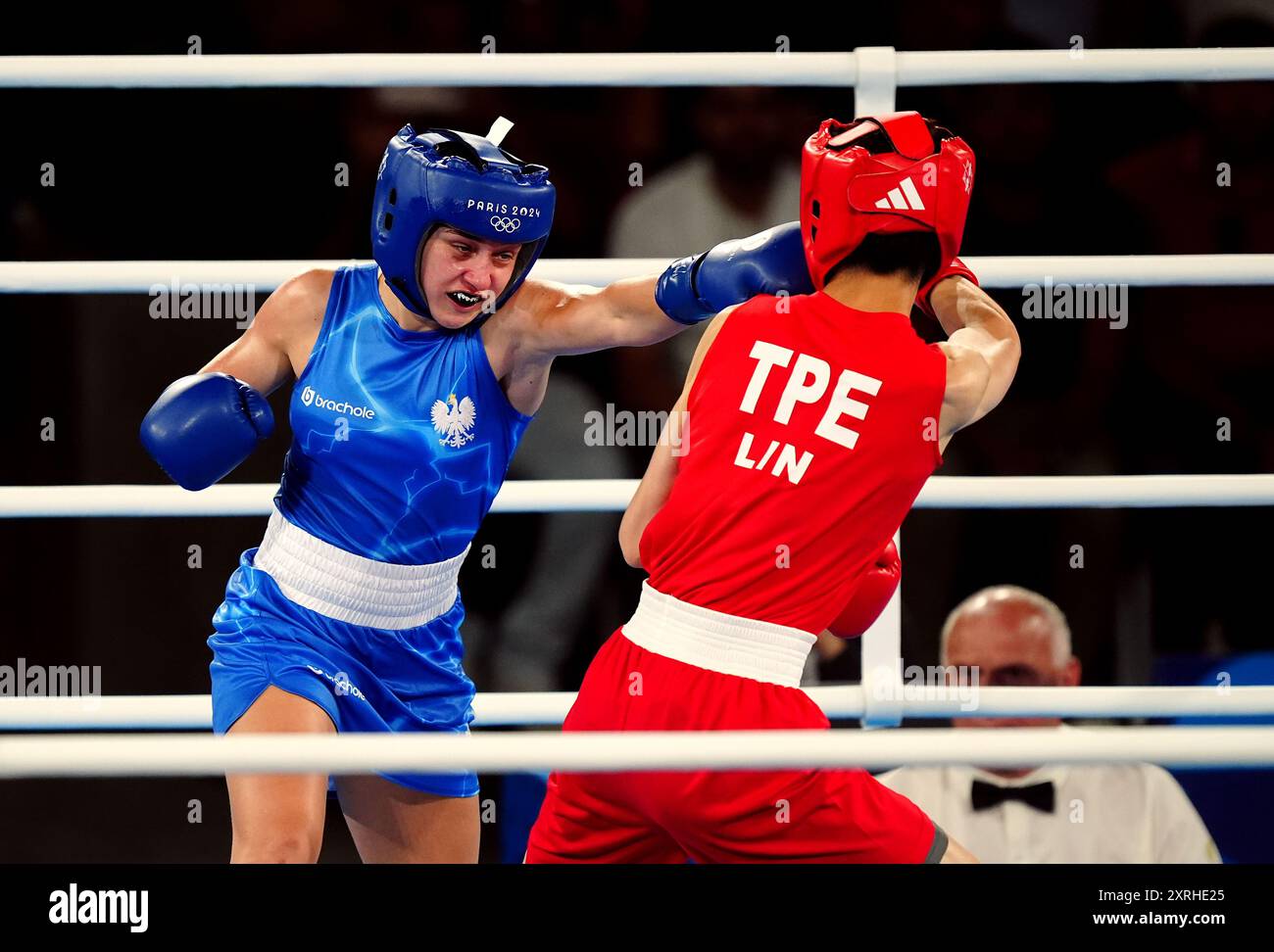 Lin Yu Ting of Chinese Taipei (right) and Poland's Julia Szeremeta ...
