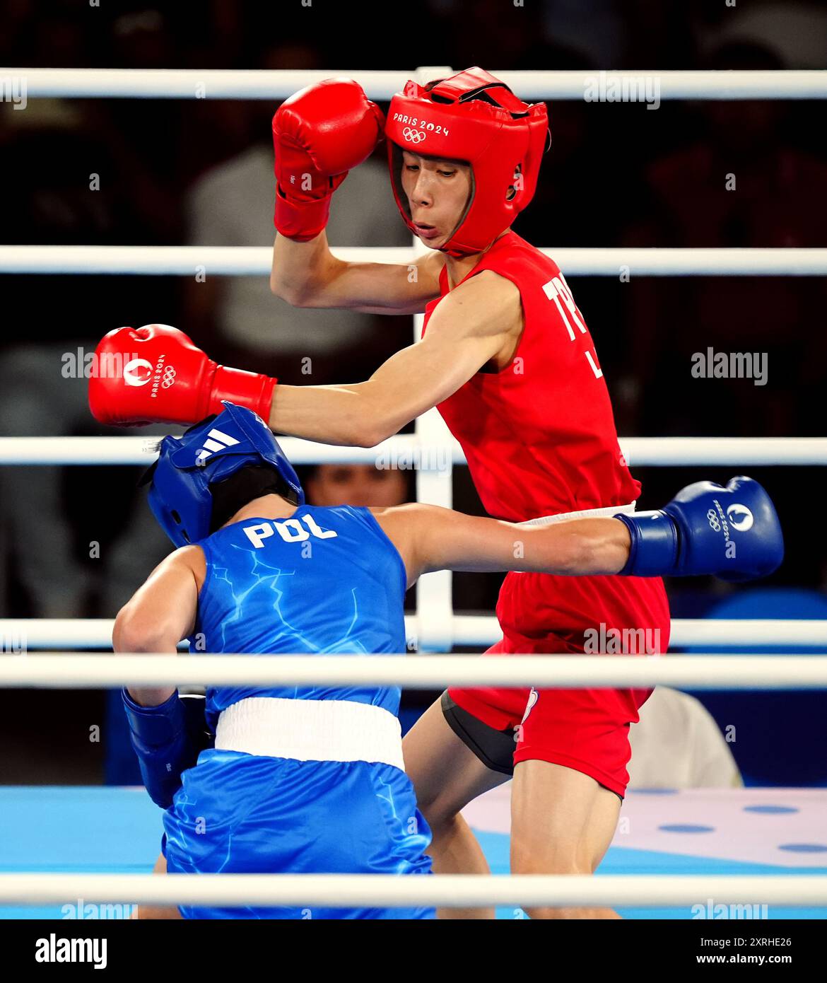 Lin Yu Ting of Chinese Taipei (right) and Poland's Julia Szeremeta ...