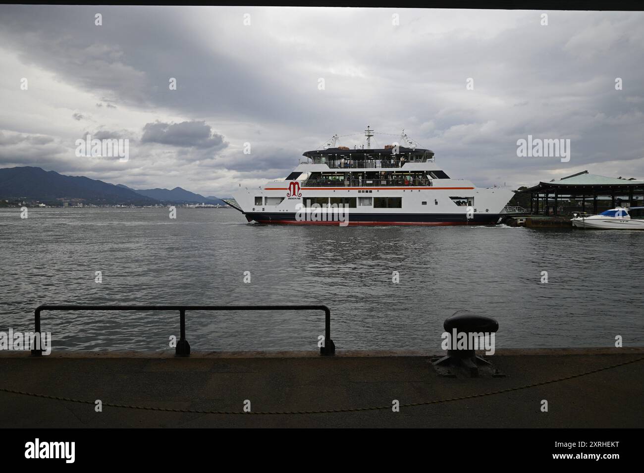 Miyajima matsudai kisen ferry terminal hi-res stock photography and ...
