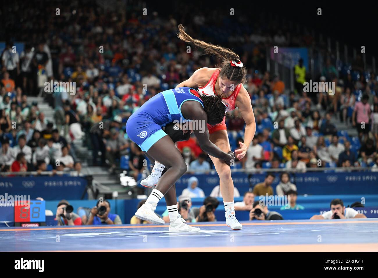 Paris, France. 10th Aug, 2024. Grace Jacob Bullen (in blue) of Norway ...