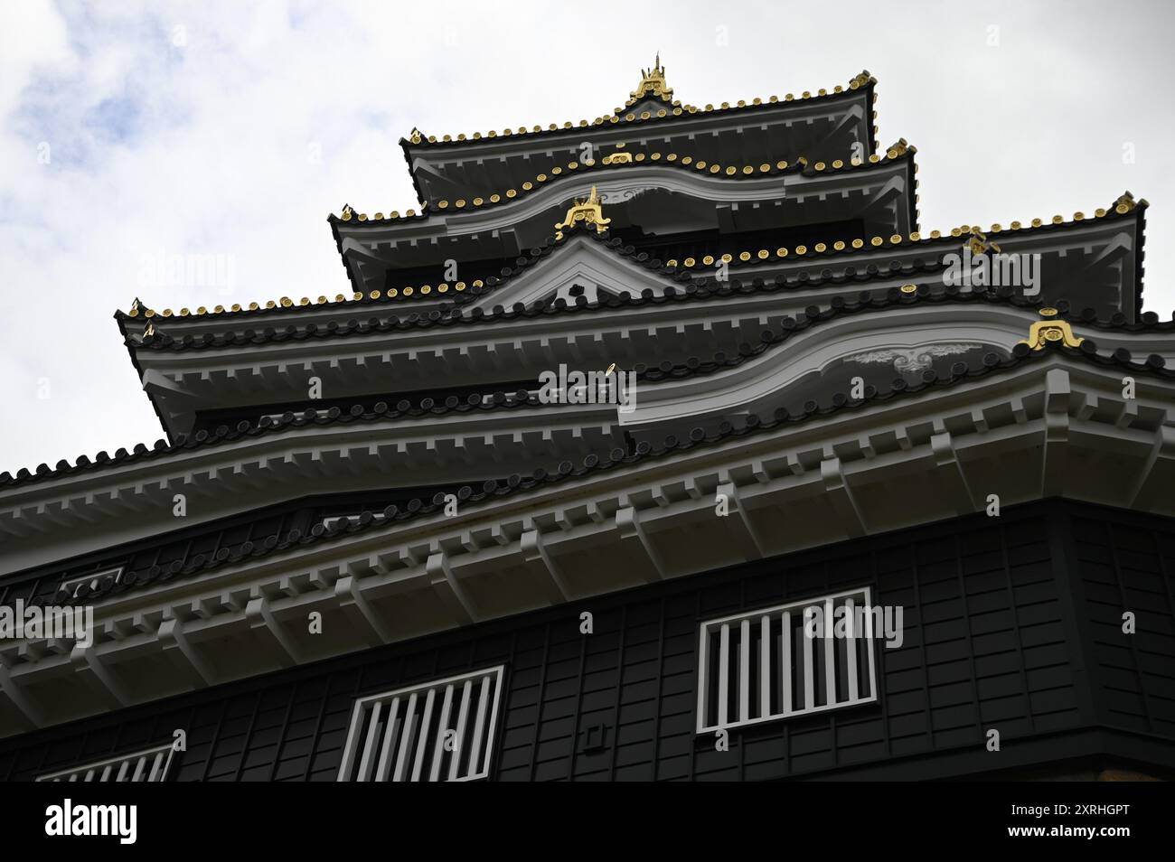 Landscape with panoramic view of the Okayama-jō with the Donjon Tower ...