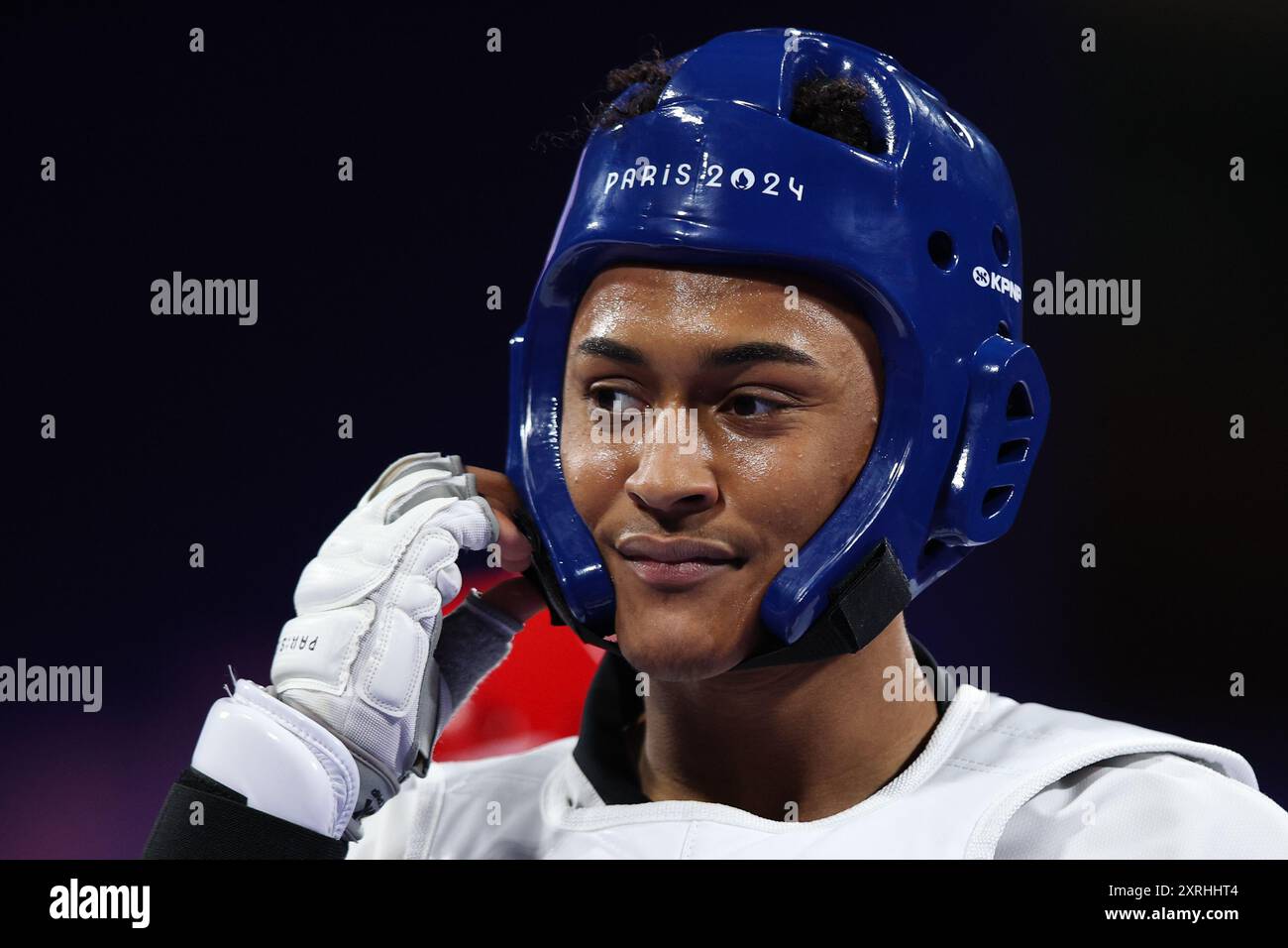 PARIS, FRANCE. 10th Aug, 2024. Caden Cunningham (blue) of Team Great ...