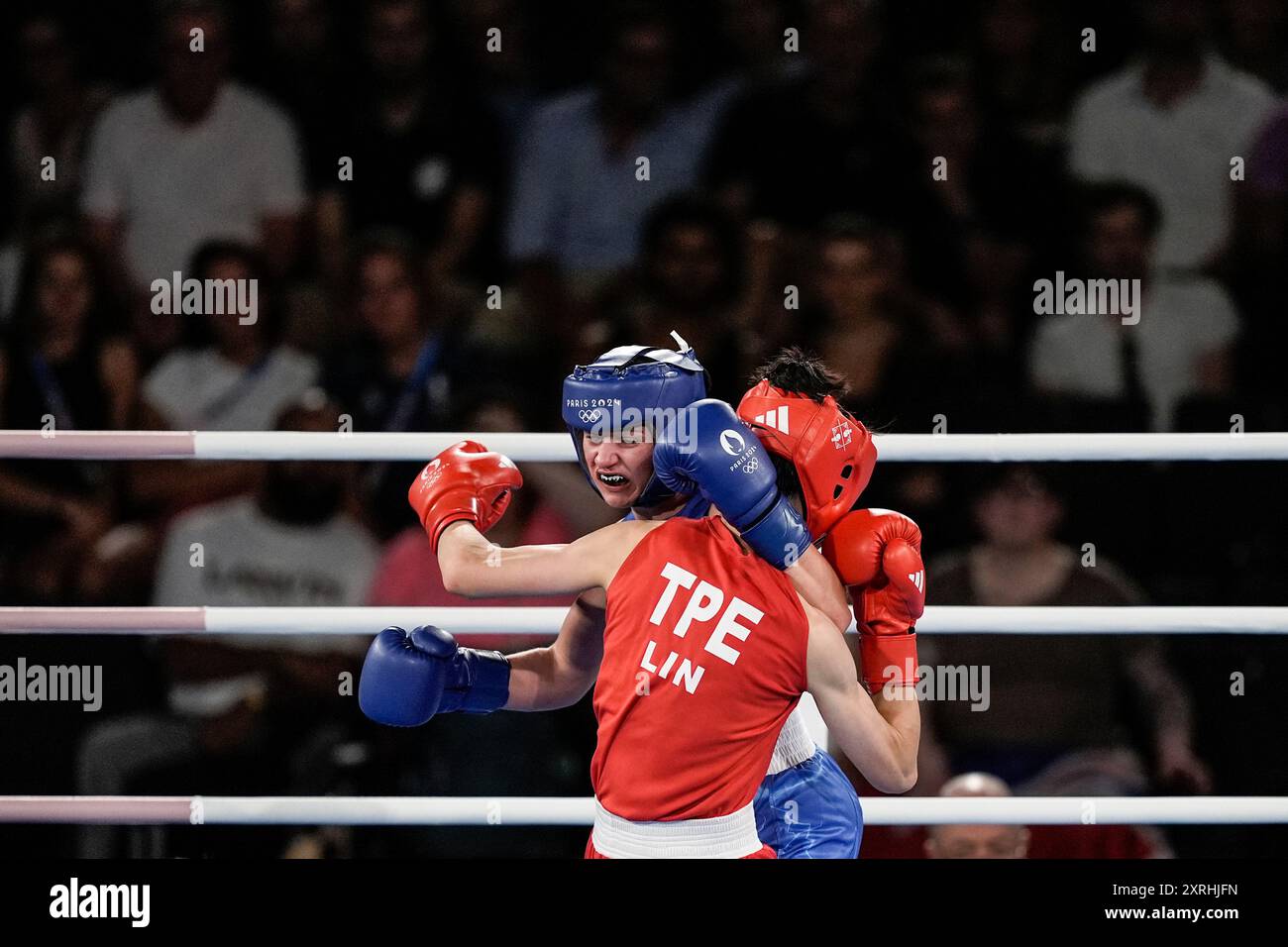 Yu Ting Lin of Chinese Taipei and Julia Szeremeta of Poland compete ...