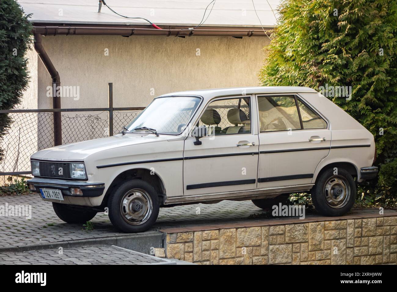 Classic car parked on french street hi-res stock photography and images ...