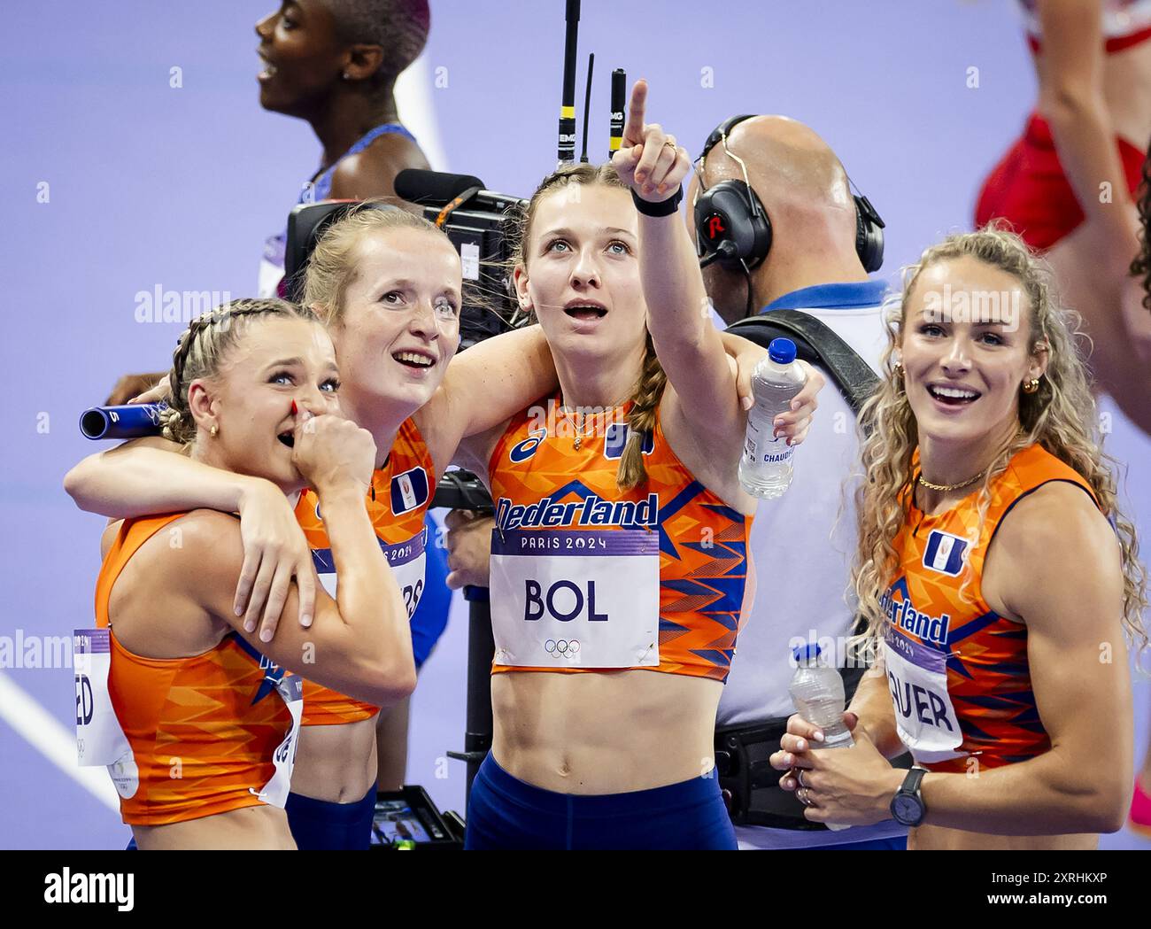 PARIS - Lieke Klaver, Cathelijn Peeters, Lisanne de Witte and Femke Bol ...