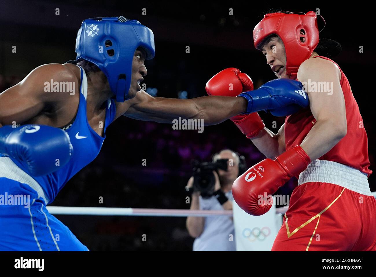 China's Li Qian, right, fights Panama's Atheyna Bylon in their women's ...