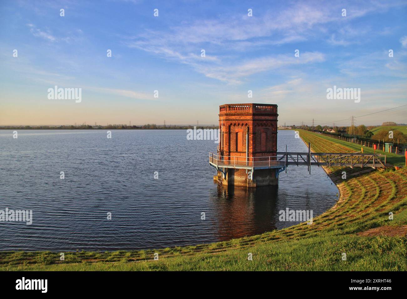 Staines reservoir hi-res stock photography and images - Alamy