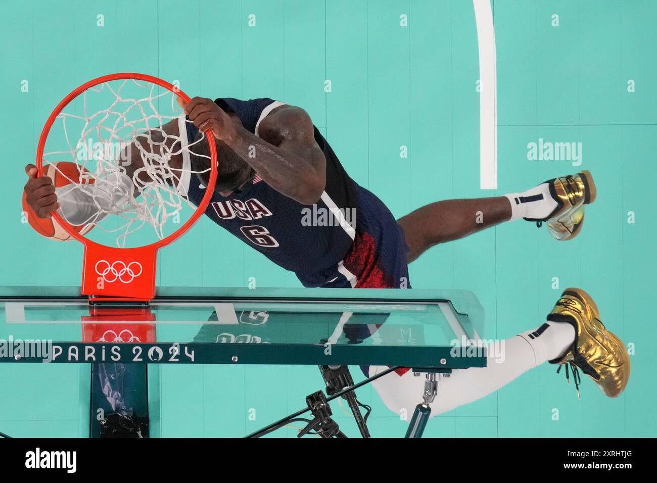 United States' LeBron James (6) dunks during a men's gold medal ...