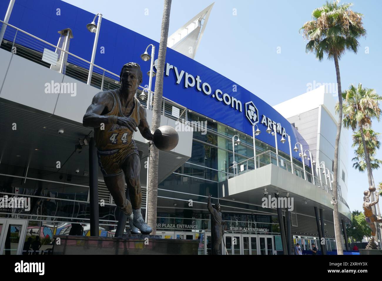 Los Angeles, California, USA 9th August 2024 Jerry West statue at ...