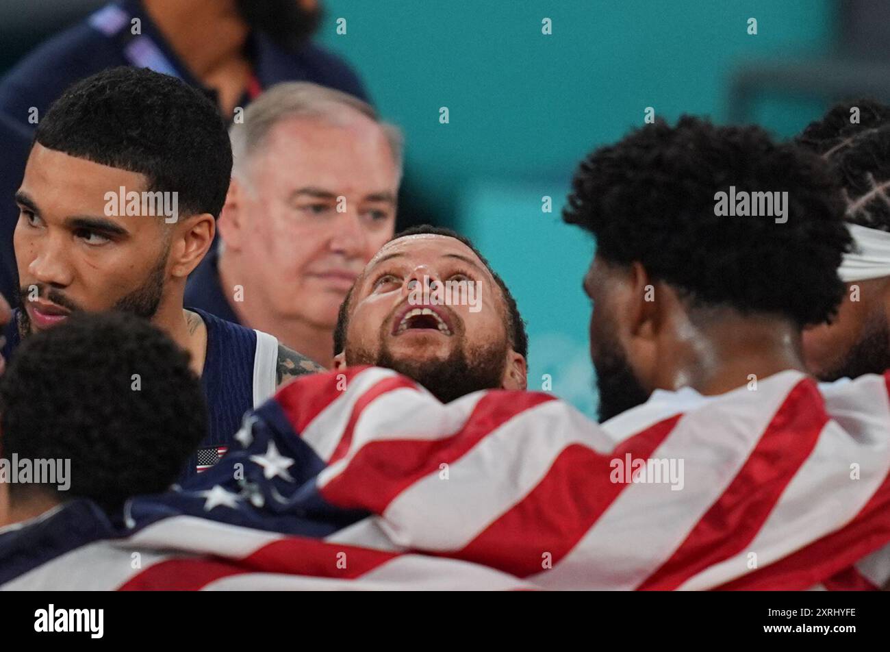 Stephen curry basketball celebrate hi-res stock photography and images ...