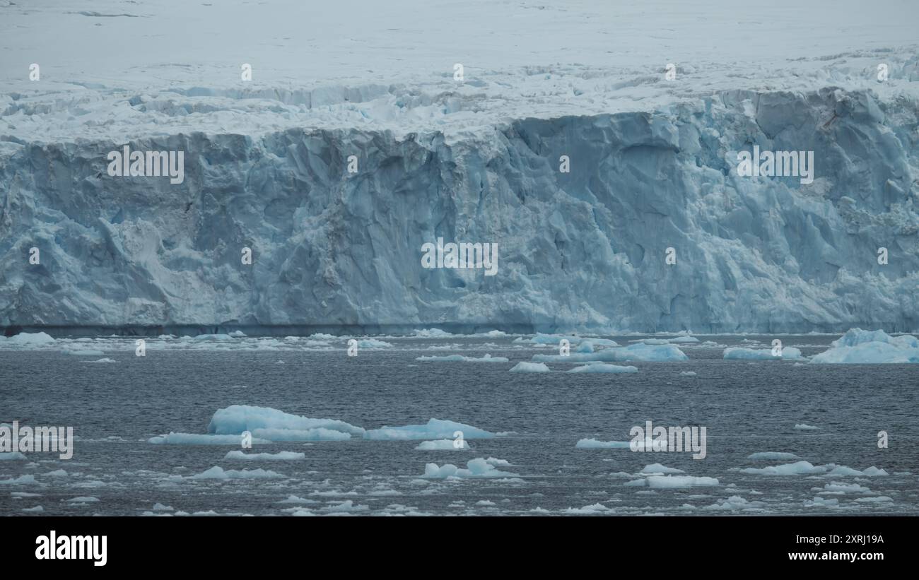 Calming Nature Wallpaper Background. Frozen Landscape Ice Shelf ...