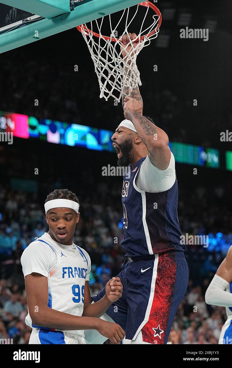 Paris, France. 10th Aug, 2024. Anthony Davis (R) of the United States ...