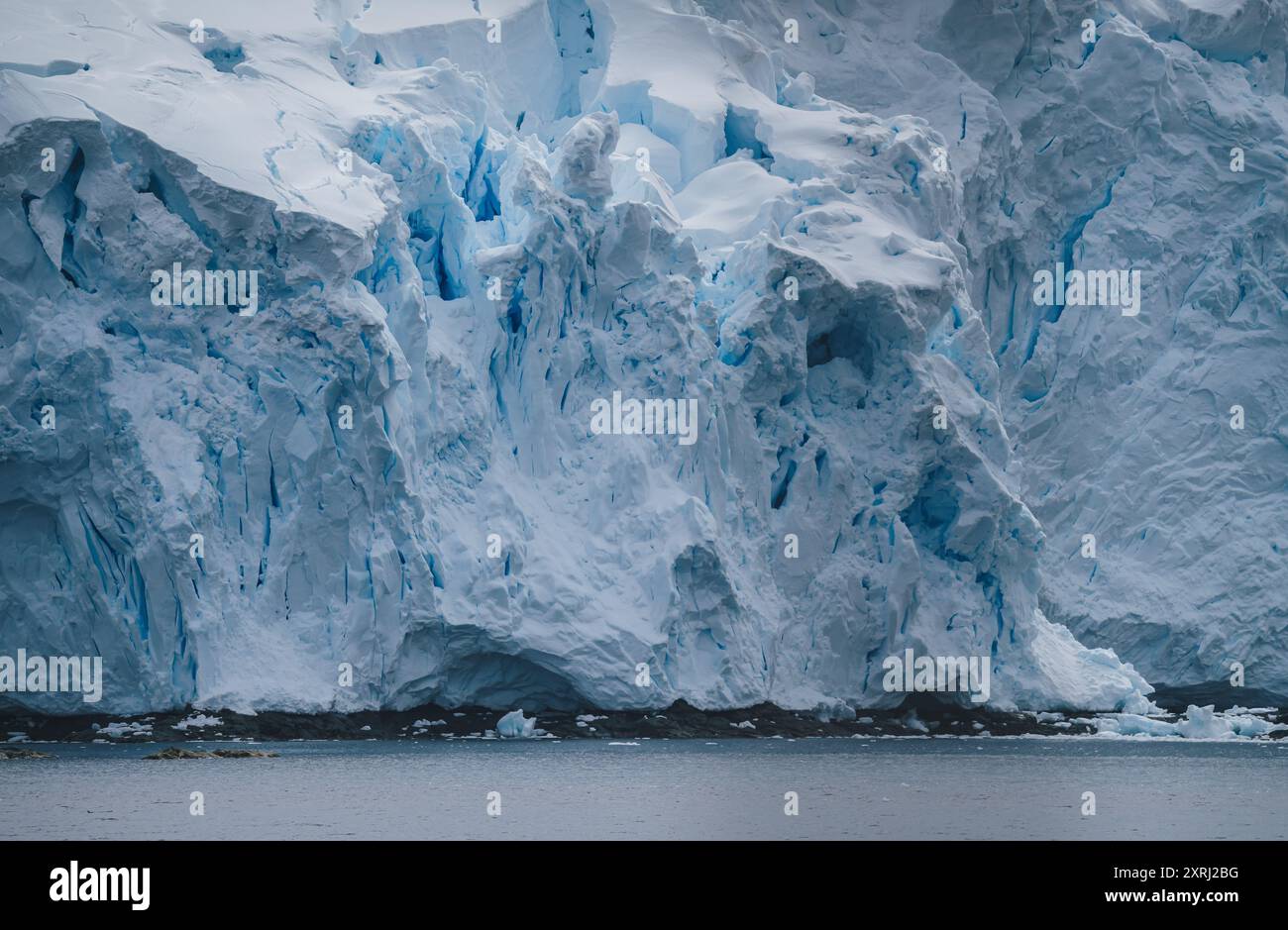Floating ice sheet antarctica hi-res stock photography and images - Alamy