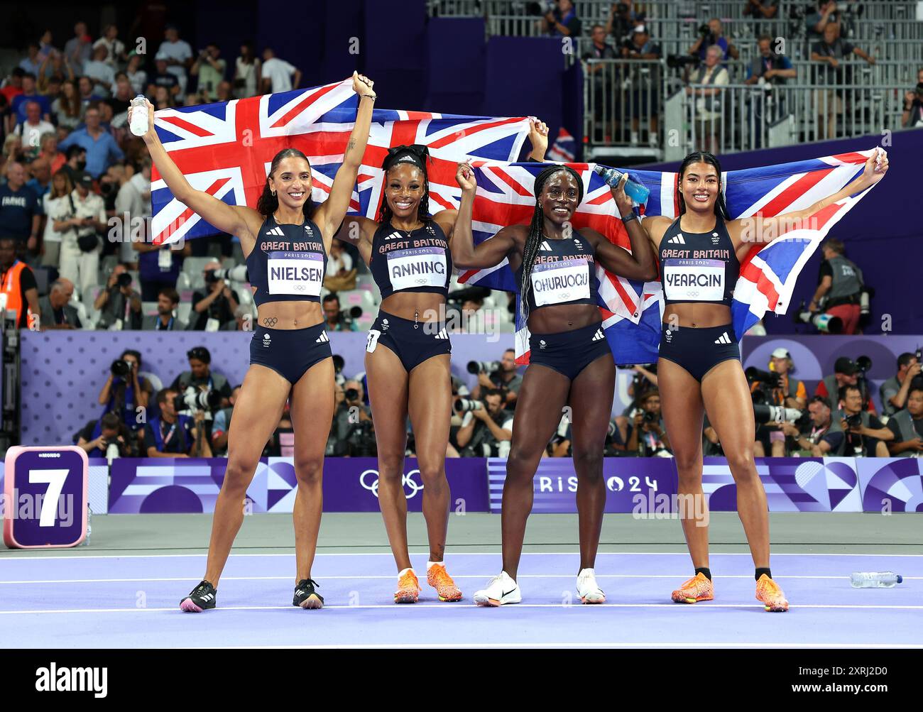 Paris, France. 10th Aug, 2024. Laviai Nielsen, Amber Anning, Victoria ...