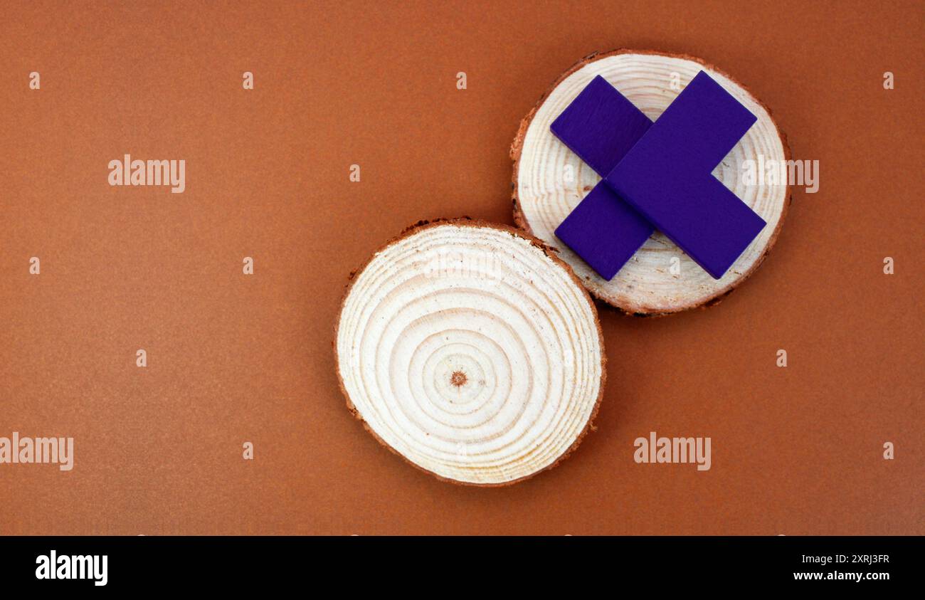 Wooden Cross inside circle of the same material Stock Photo - Alamy