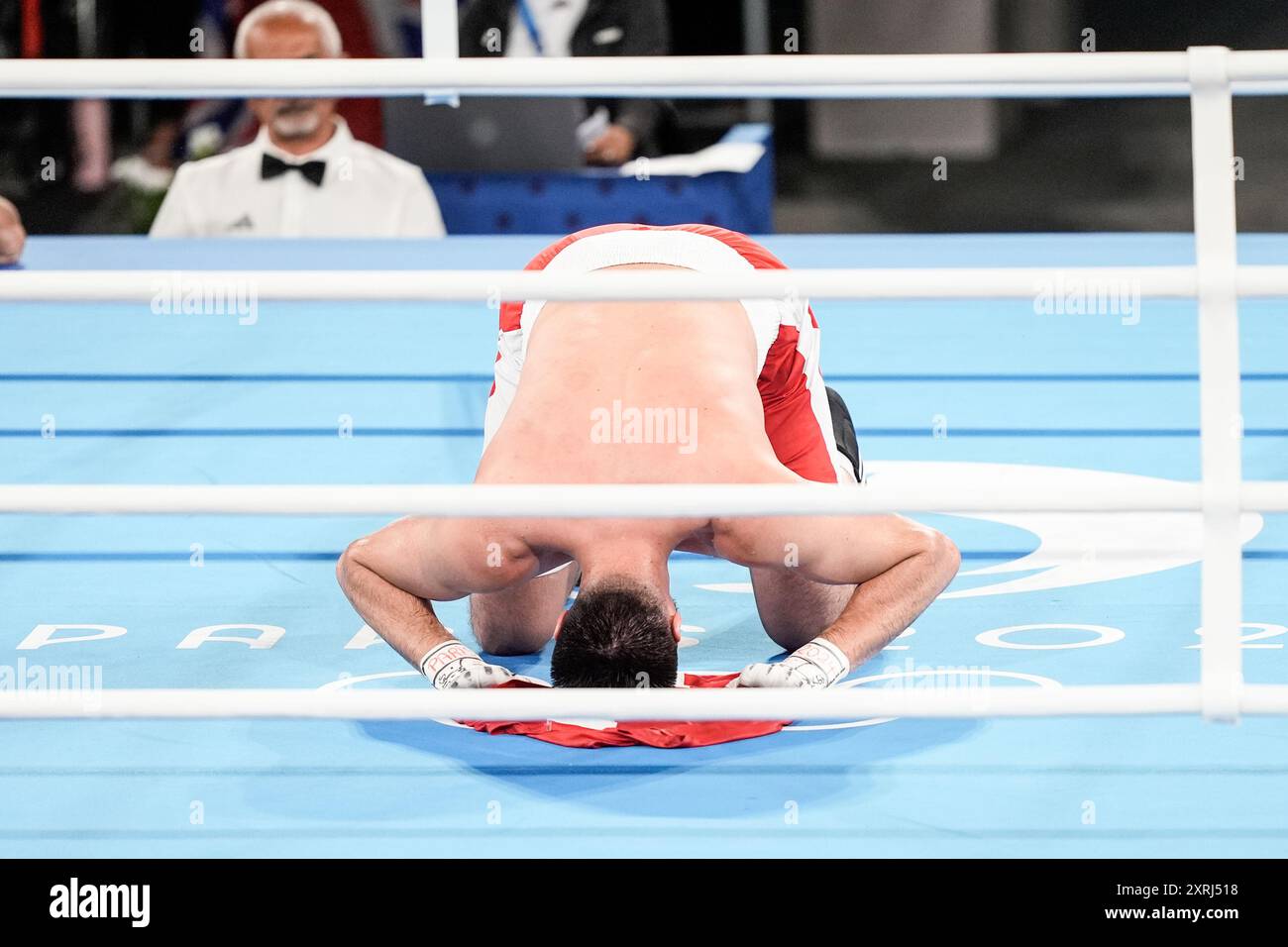 Bakhodir Jalolov of Uzbekistan celebrate the gold medal during Men's ...