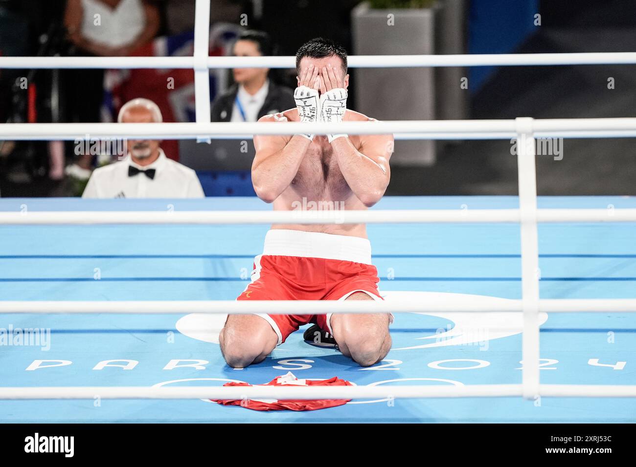 Bakhodir Jalolov of Uzbekistan celebrate the gold medal during Men's ...