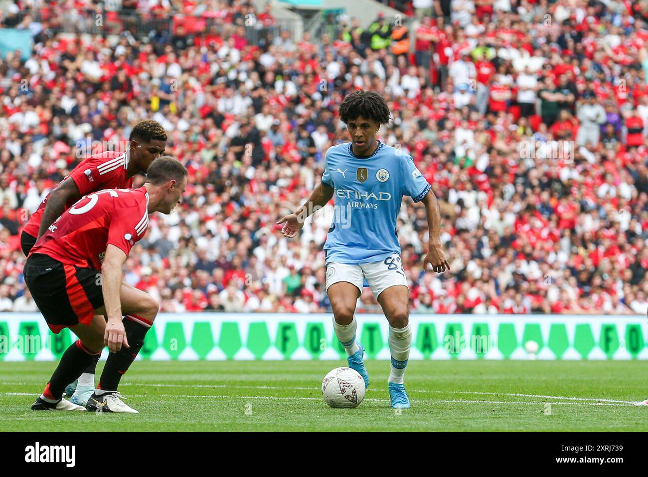 Lewis shield final hi-res stock photography and images - Alamy