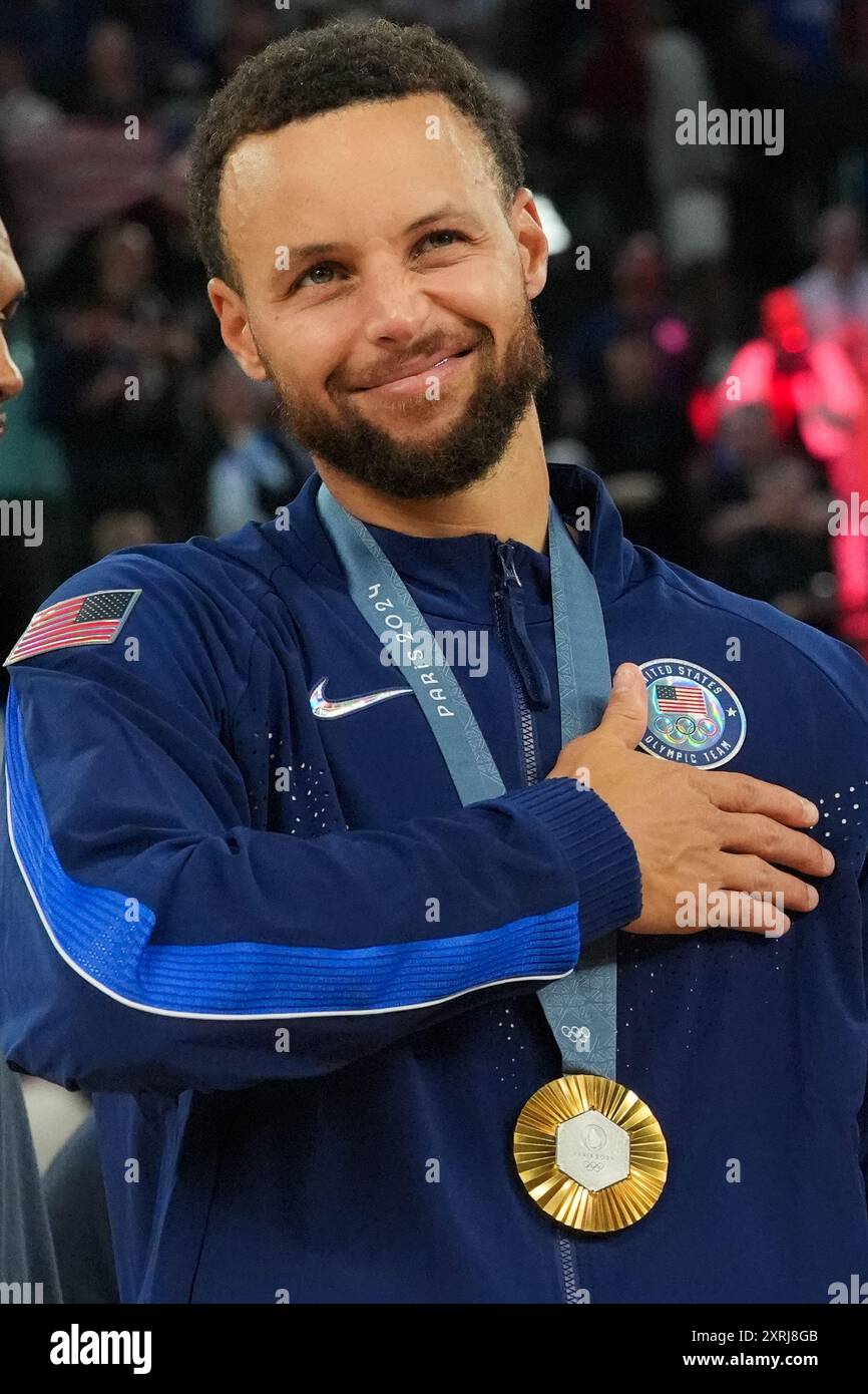 Paris, France. 11th Aug, 2024. Stephen Curry of the USA (4) poses with ...