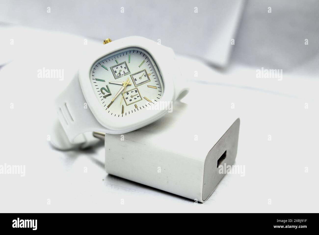 Square watch dials hi-res stock photography and images - Alamy