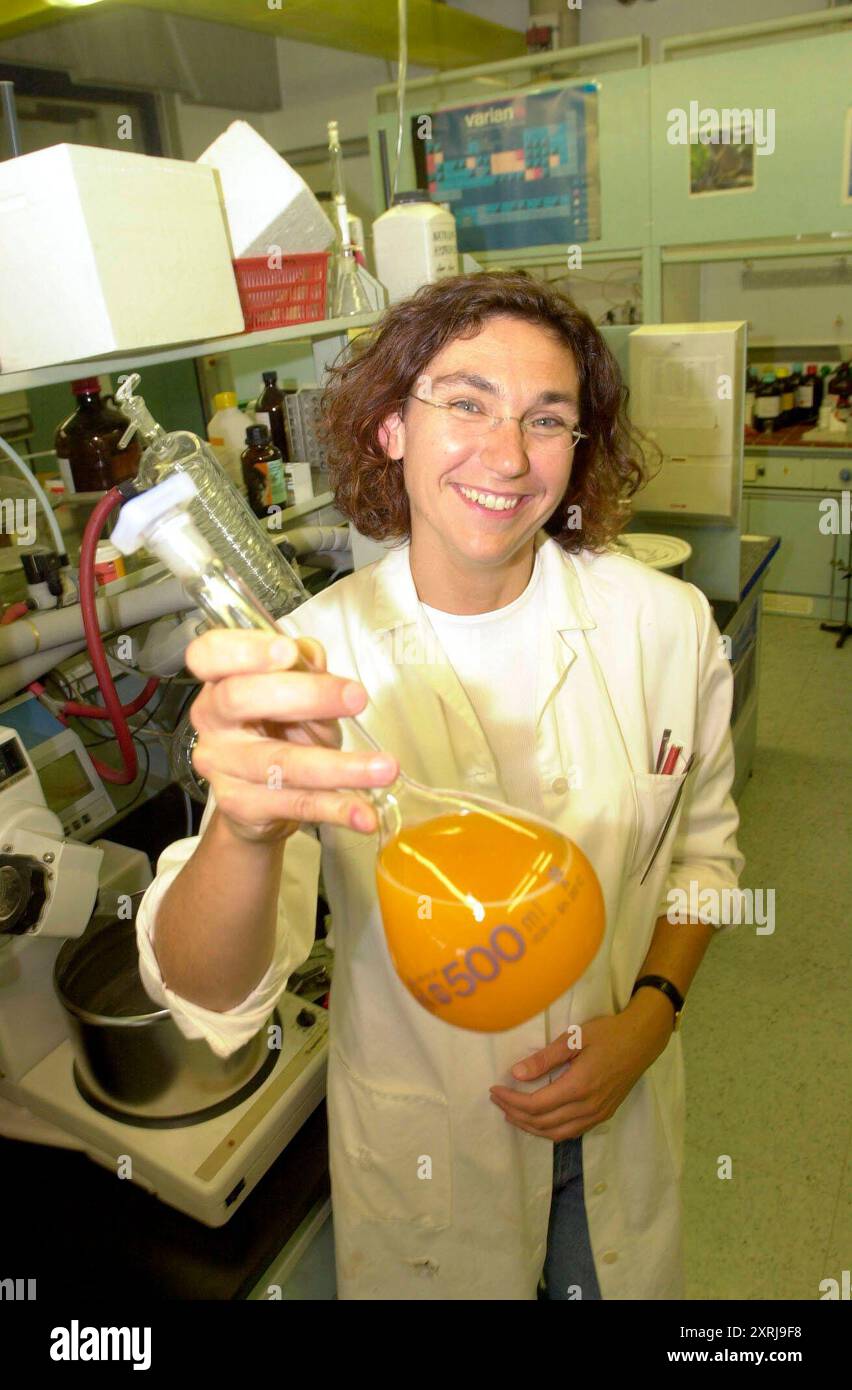 RECORD DATE NOT STATED working in a chemical laboratory, research and ...