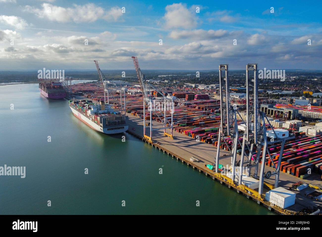 Aerial view of ships general merchant shipping hi-res stock photography ...