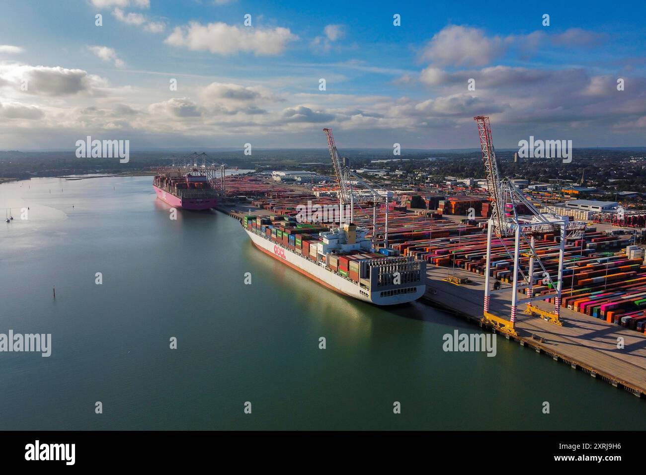 Aerial view of ships general merchant shipping hi-res stock photography ...