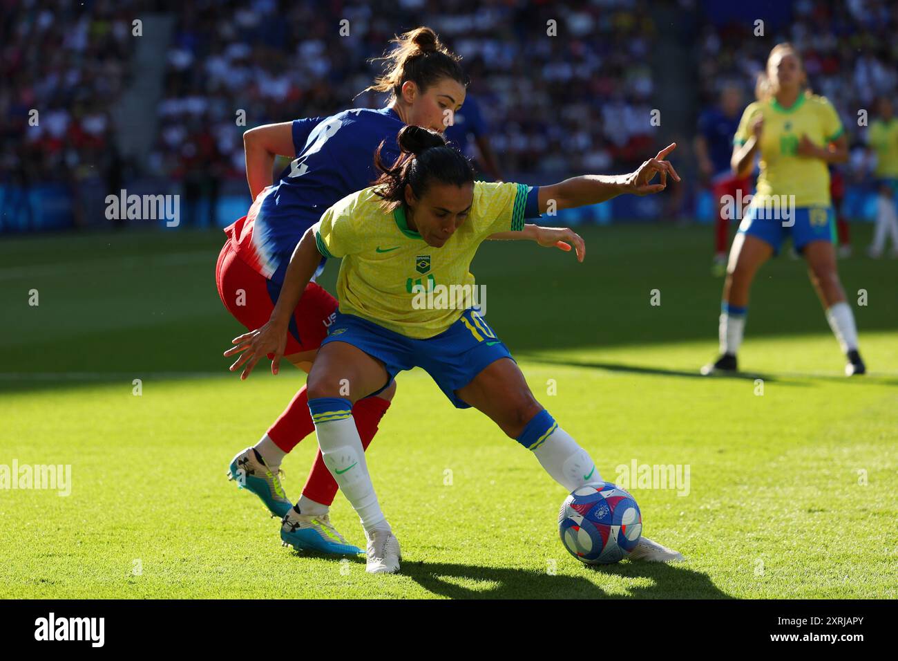 Paris, France. 10th Aug, 2024. (L to R) FOX Emily (USA), MARTA (BRA ...