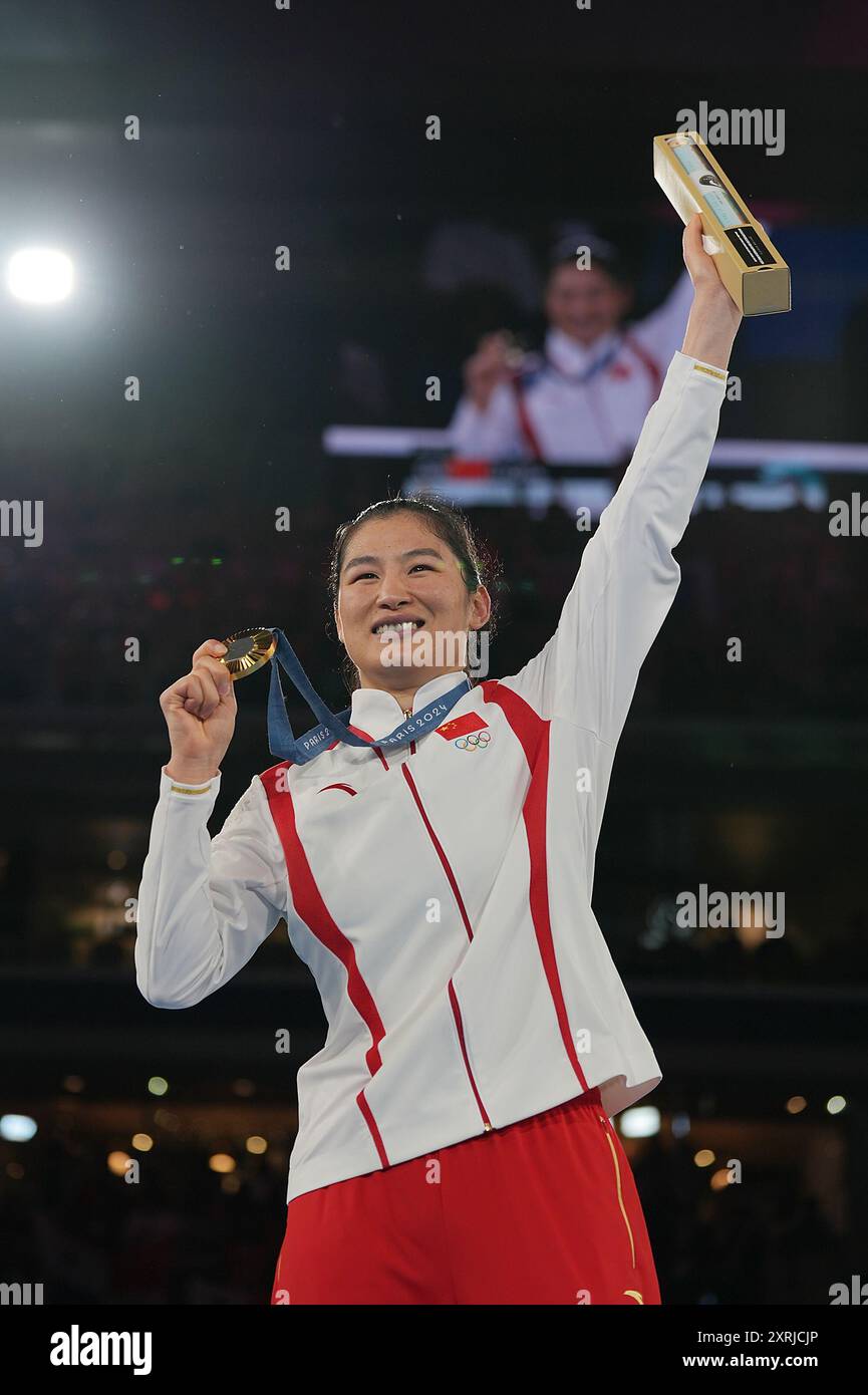 Paris, France. 10th Aug, 2024. Gold medalist China's Li Qian poses ...