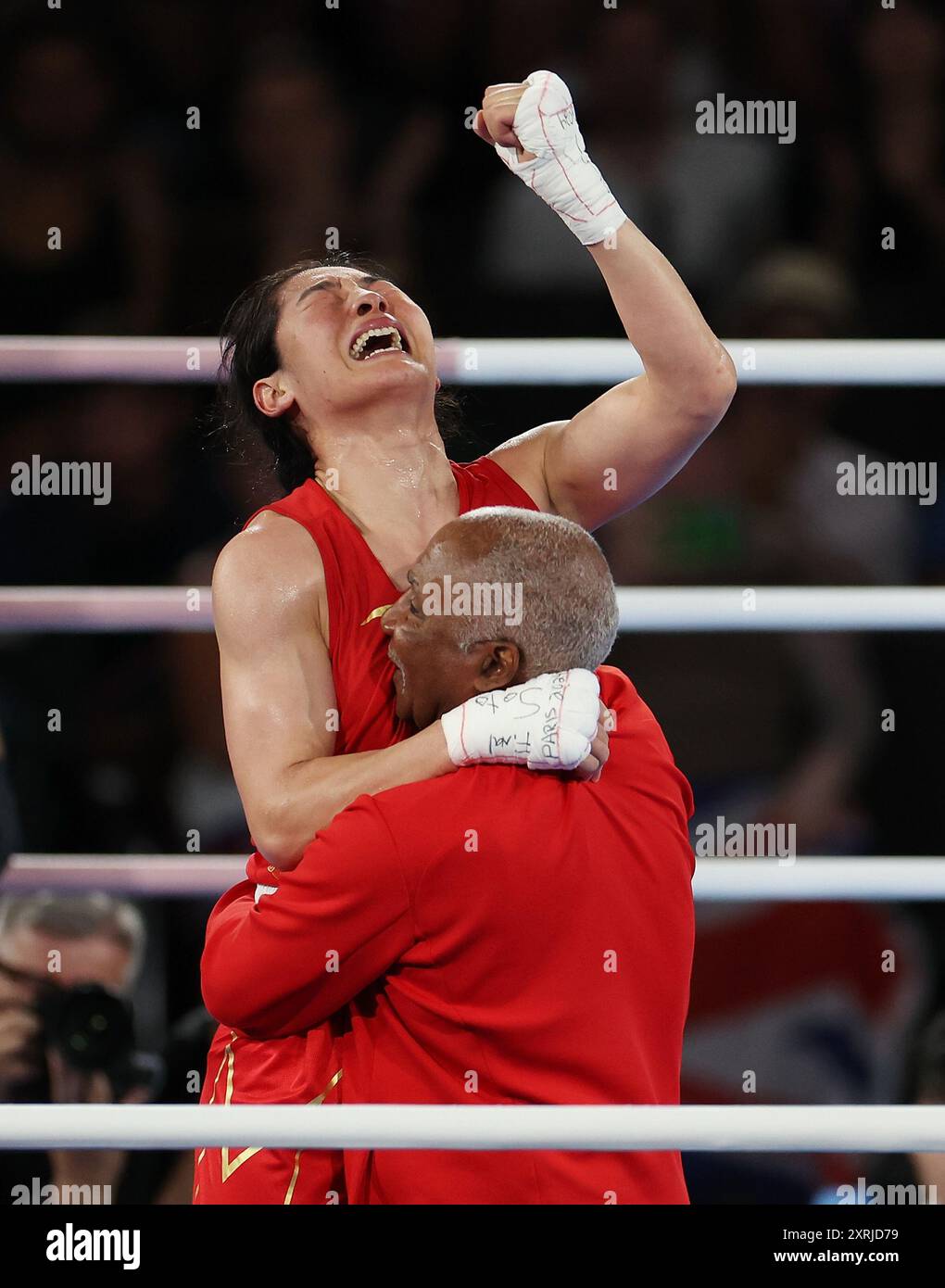 Paris, France. 10th Aug, 2024. Li Qian of China celebrates after the ...