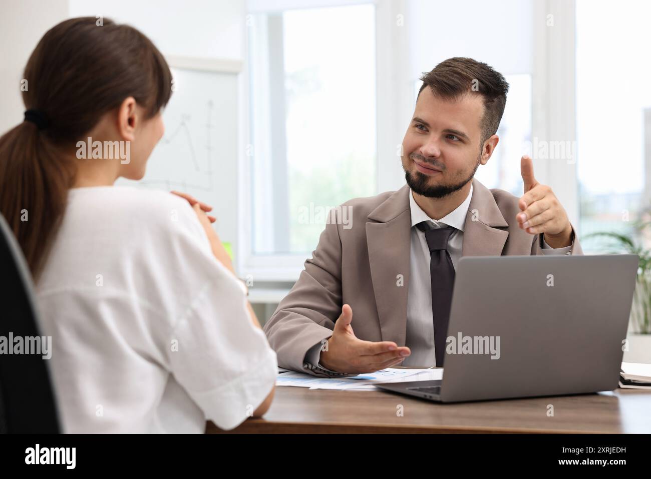 Consultant cooperation hi-res stock photography and images - Alamy