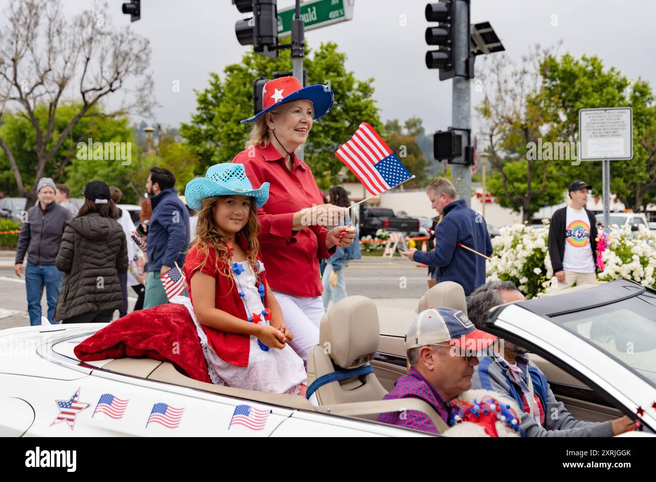 Memorial day united states parade hi-res stock photography and images ...