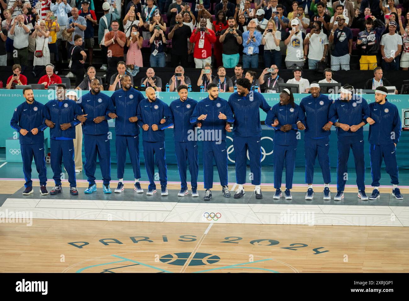 Paris, France. 10th Aug, 2024. Gold medallists USA's players poses on ...