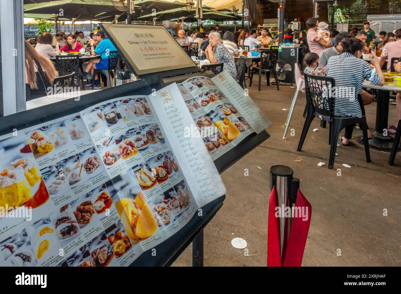 The Fu Er Dai restaurant in George Town, Penang, Malaysia is busy with ...