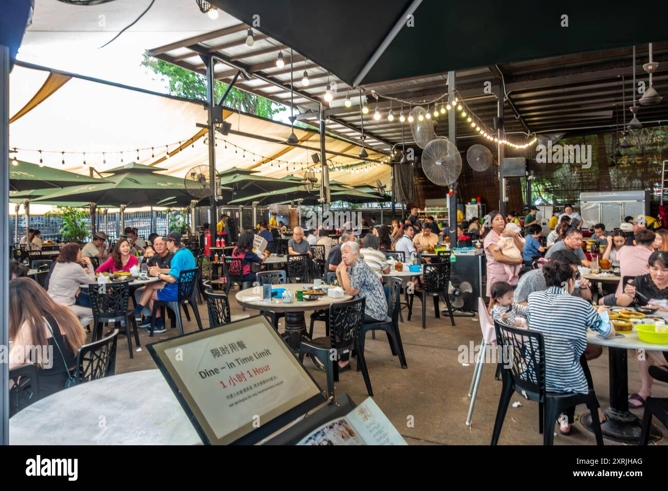 The Fu Er Dai restaurant in George Town, Penang, Malaysia is busy with ...