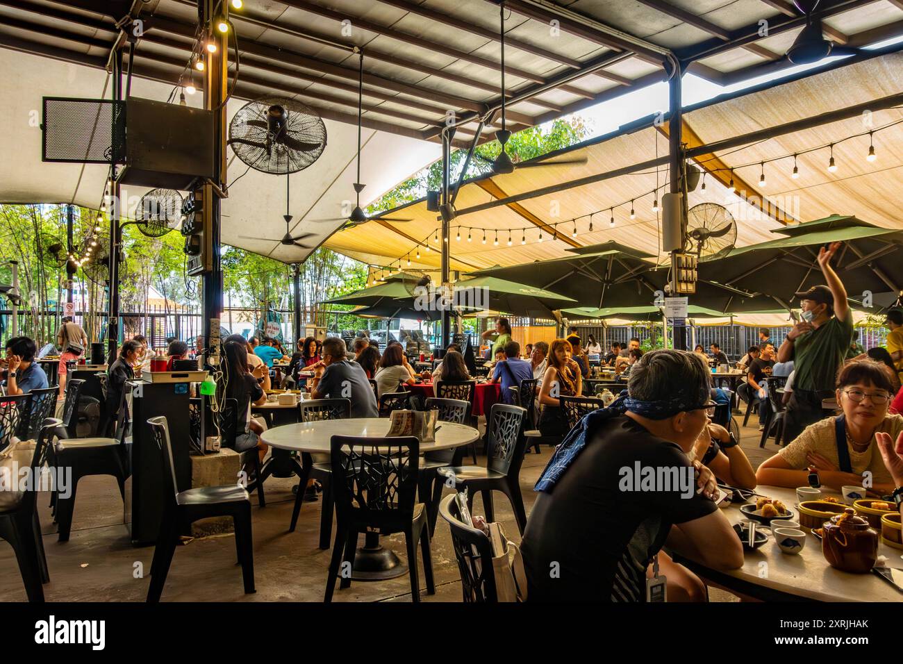 The Fu Er Dai restaurant in George Town, Penang, Malaysia is busy with ...