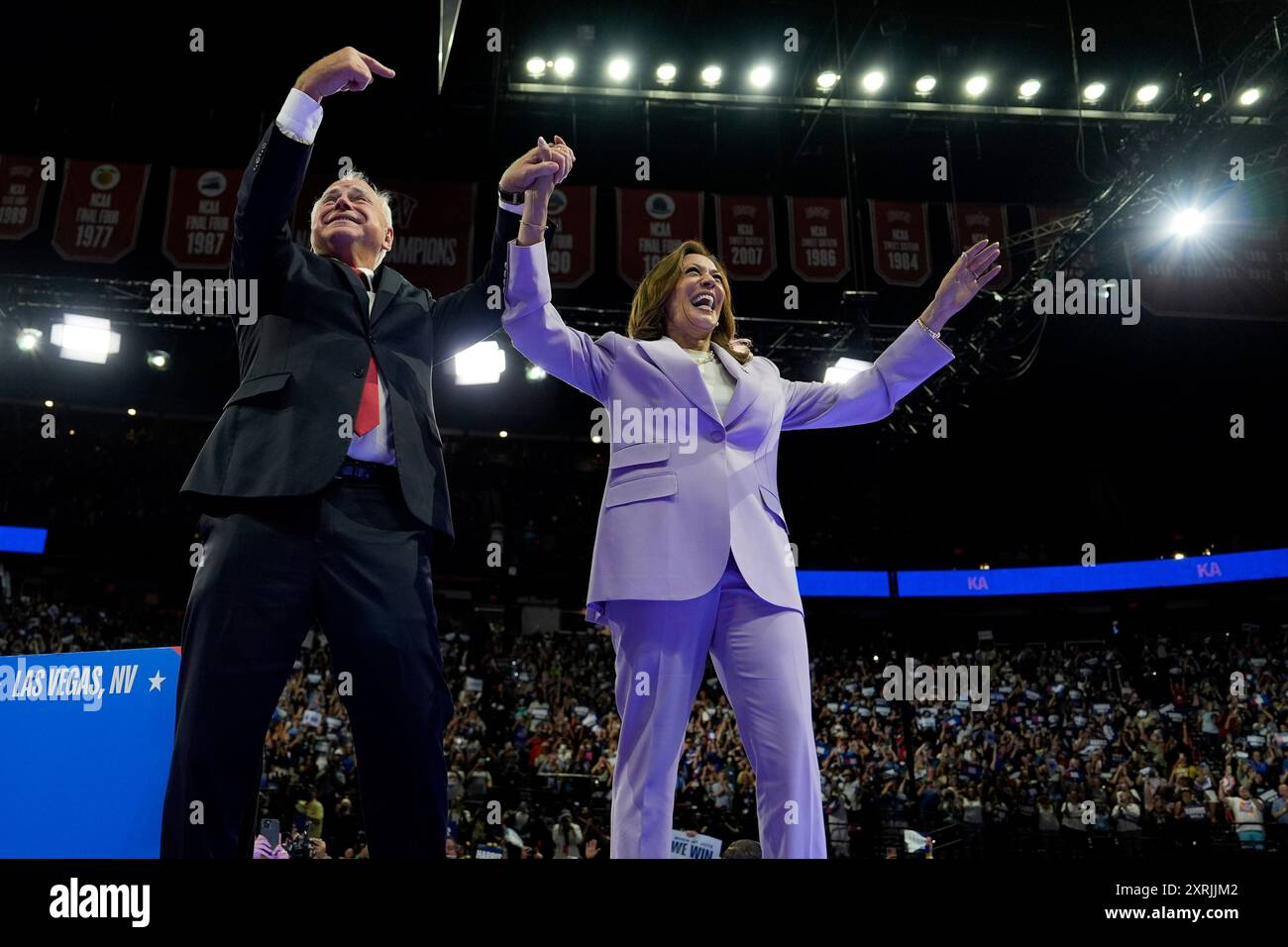 Democratic presidential nominee Vice President Kamala Harris, right ...