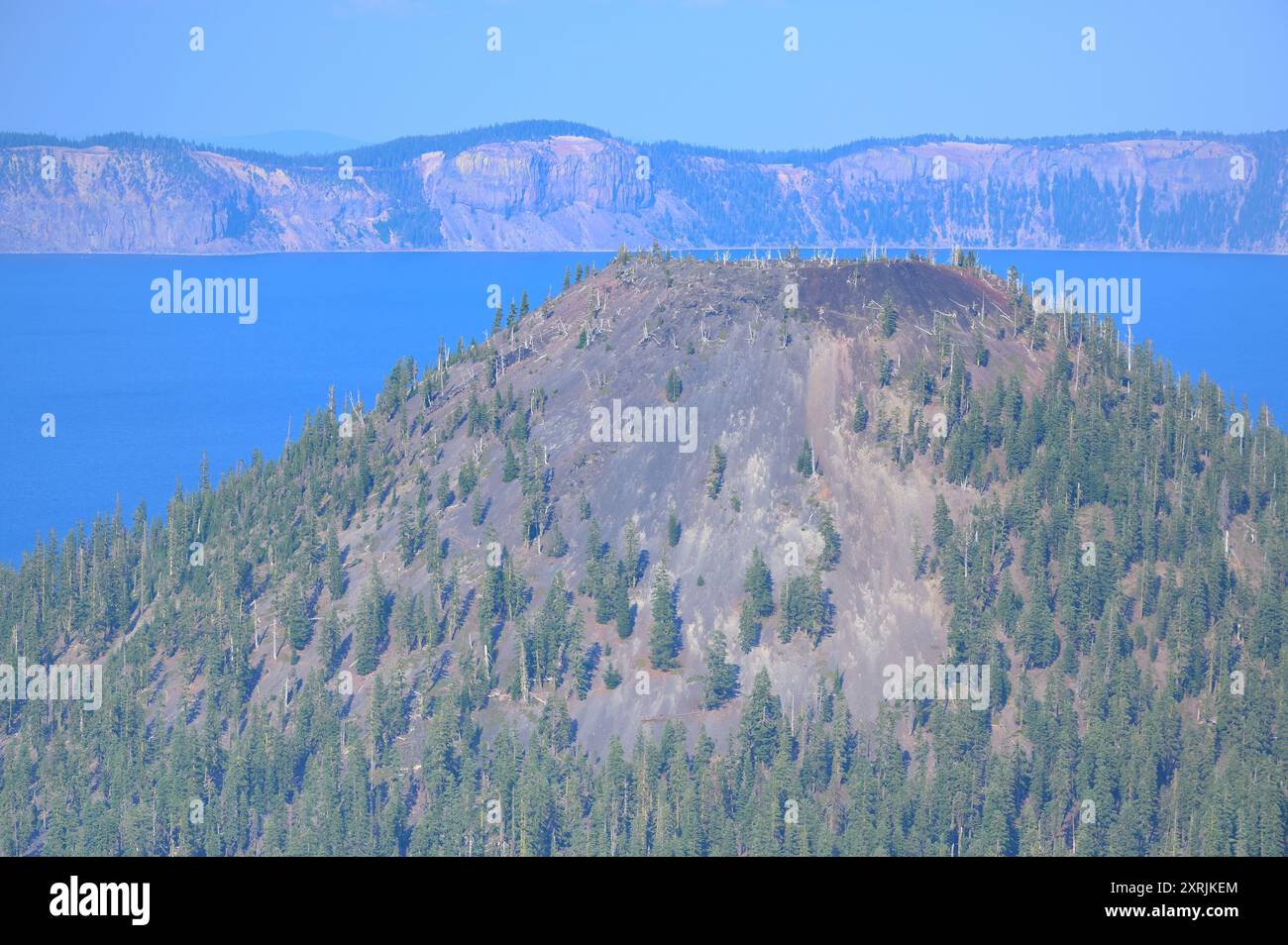 The amazing Crater Lake National Park at Watchman Overlook, Oregon OR ...