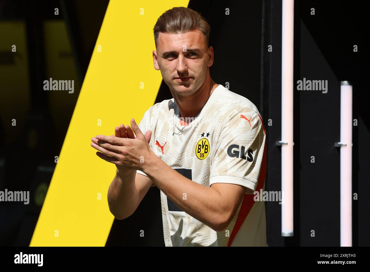 Marcel lotka borussia dortmund hi-res stock photography and images - Alamy