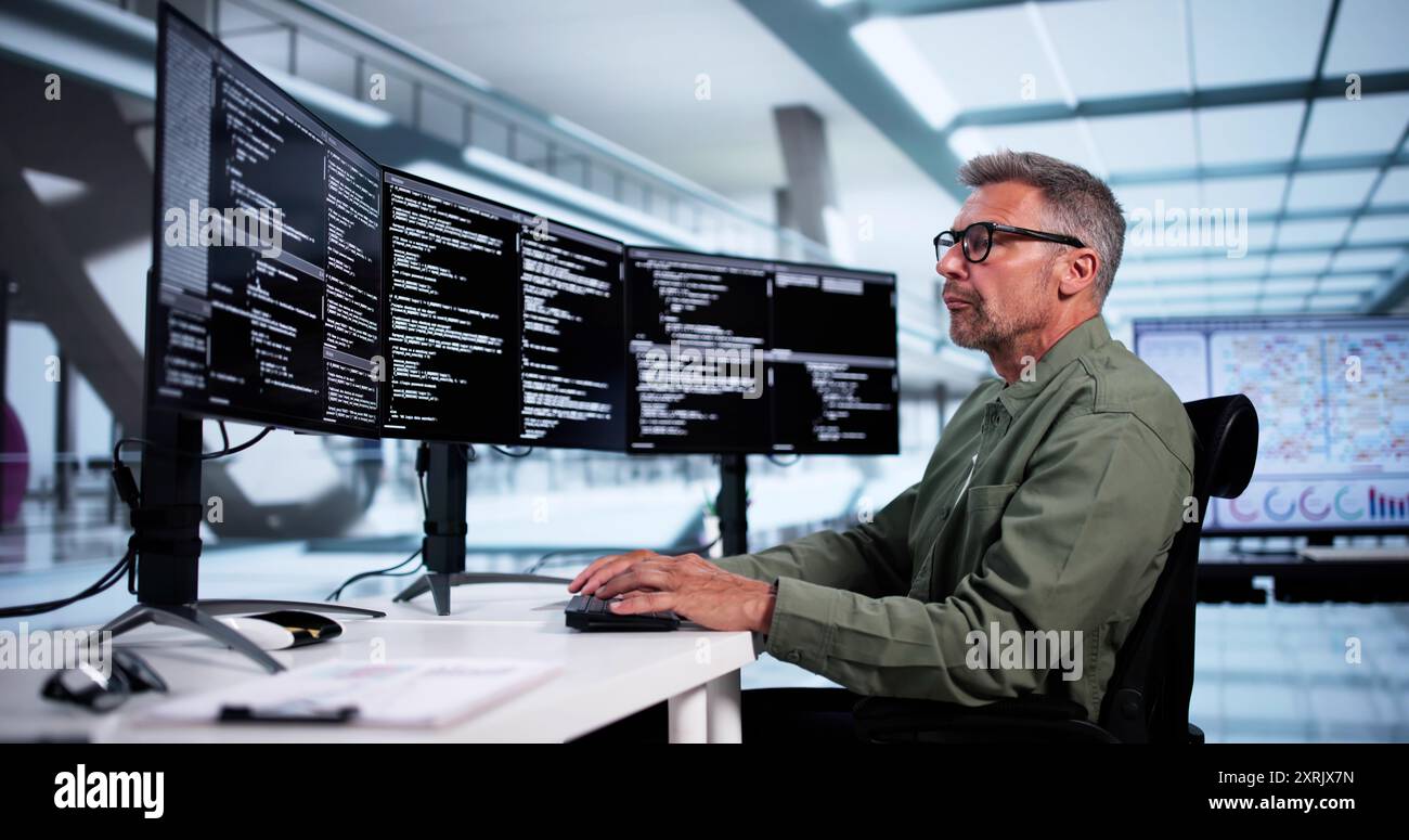 Hardware and software developer hi-res stock photography and images - Alamy