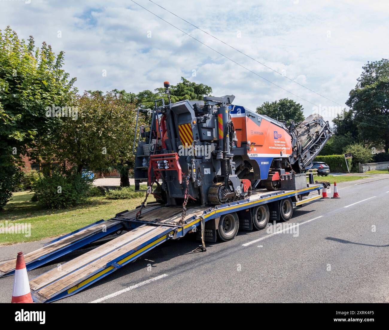 Wirtgen w 100 hi-res stock photography and images - Alamy