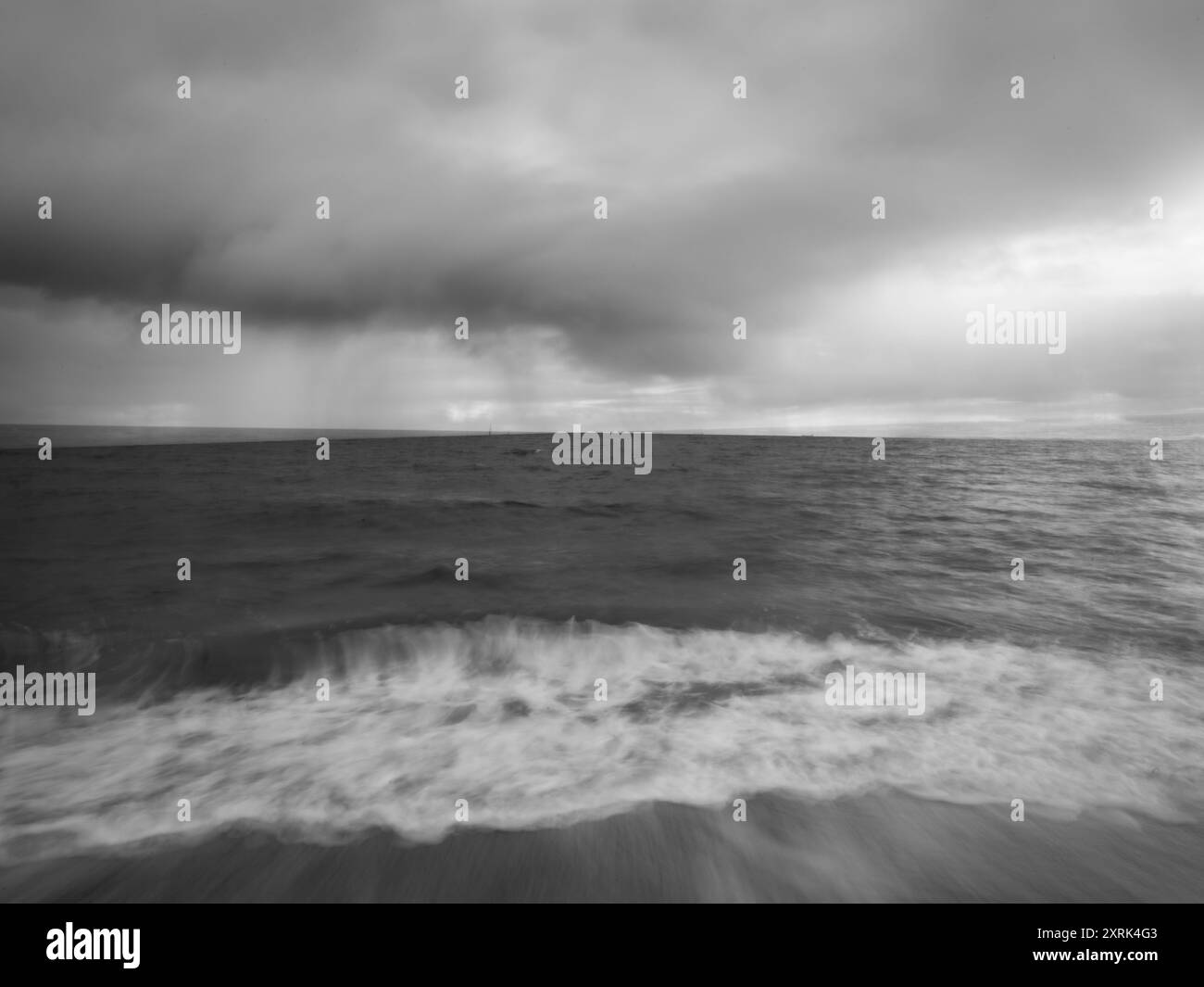 Black and white beach photos hi-res stock photography and images - Alamy